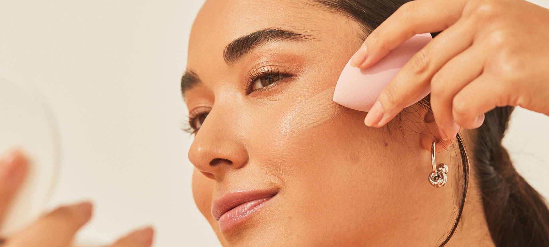 The Best Foundations To Hide Acne Scars L Or al Paris the-best-foundations-to-hide-acne-scars-l-or-al-paris