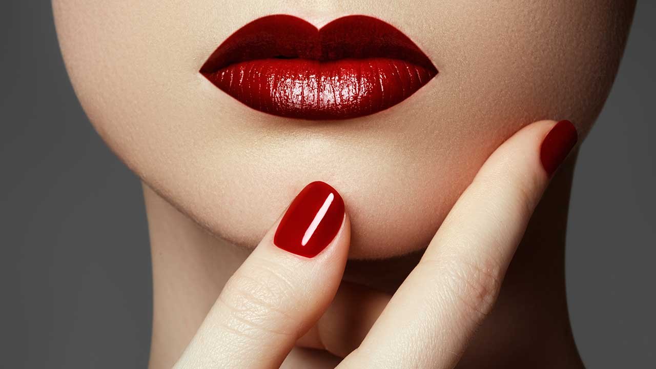 Lip Contouring: How to Master this Makeup Technique - L'Oréal Paris