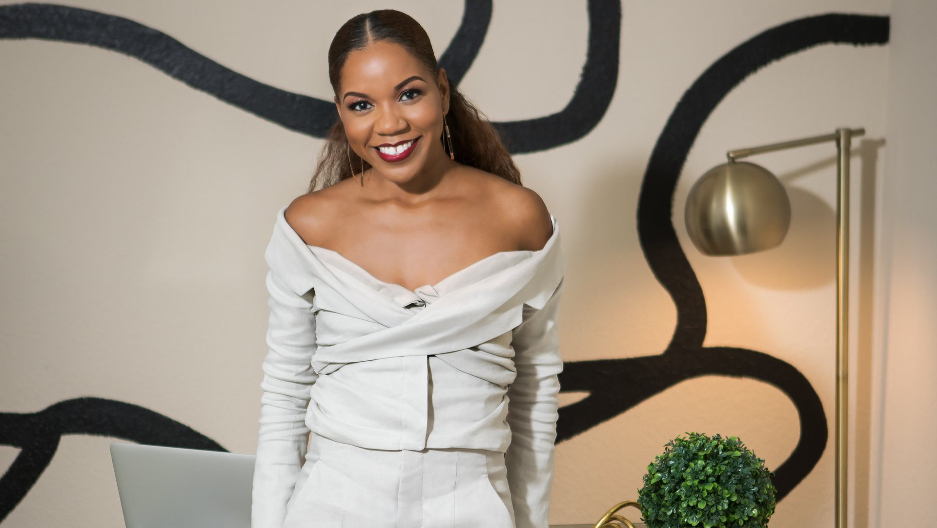 Women of Worth 2021: Meet Starr Davis - L'Oréal Paris