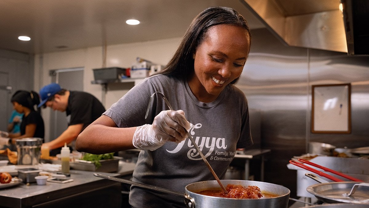 2024 HONOREE MEYMUNA HUSSEIN-CATTAN – L’ORÉAL PARIS